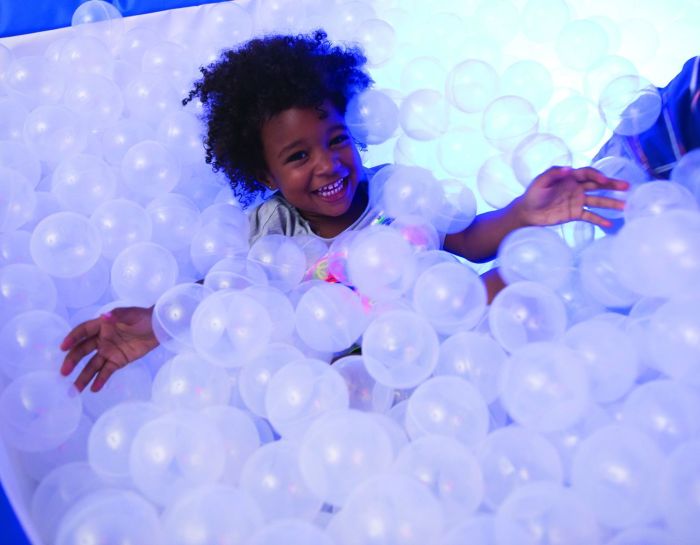 7.5cm Diameter Balls - Clear balls (one box) Sensory Rooms & Snoezelen ...