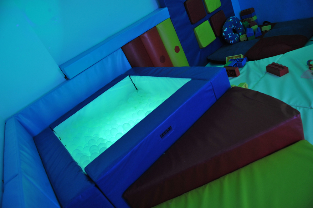Kingswood Children's Centre Sensory Room | Snoezelen® Multi-Sensory ...